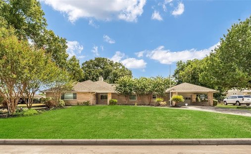 Luxury farm ranches for sale in Houston, Texas | JamesEdition