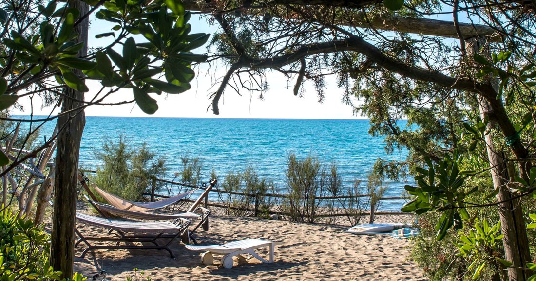 Villa For Sale With Private Access To The Beach In Roccamare, Tuscany ...