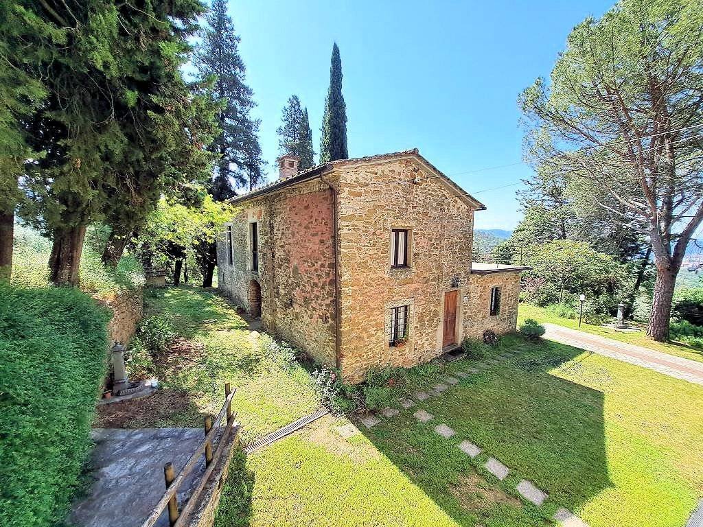 Villa Indipendente Con Dependance Ampio Giardino In In Subbiano ...