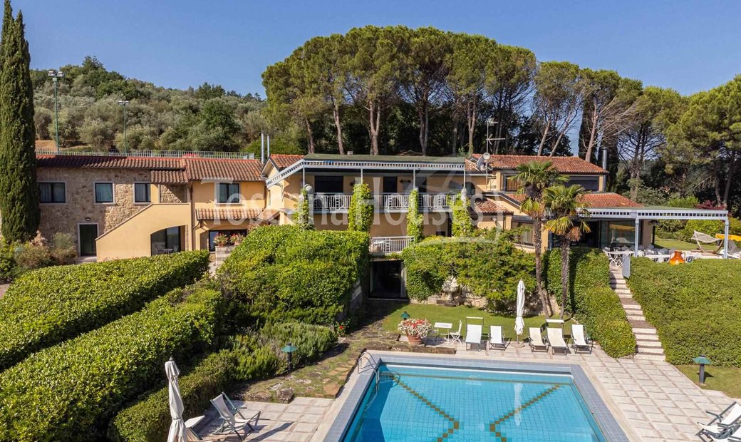 Villa Arezzo In Puglia, Tuscany, Italy For Sale (13150232)