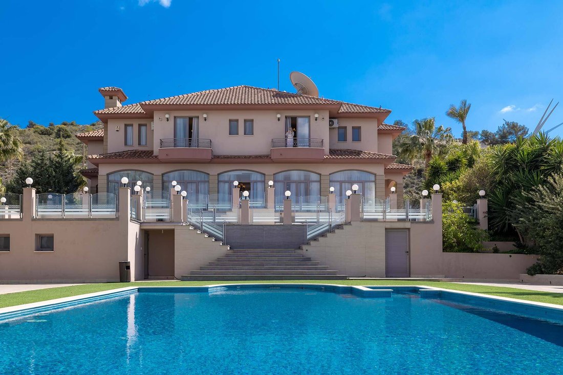 Luxury Mansion With 8 Bedrooms In Larnaca In Alethriko, Larnaca, Cyprus ...