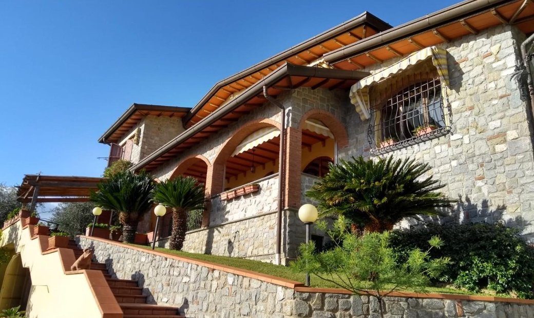 Villa In Vendita A Massa(ms) In Ottimo In Marina Di Massa, Tuscany ...