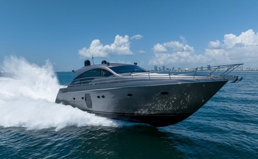 Yachts - 1 Pershing Sport Cruiser for sale on JamesEdition