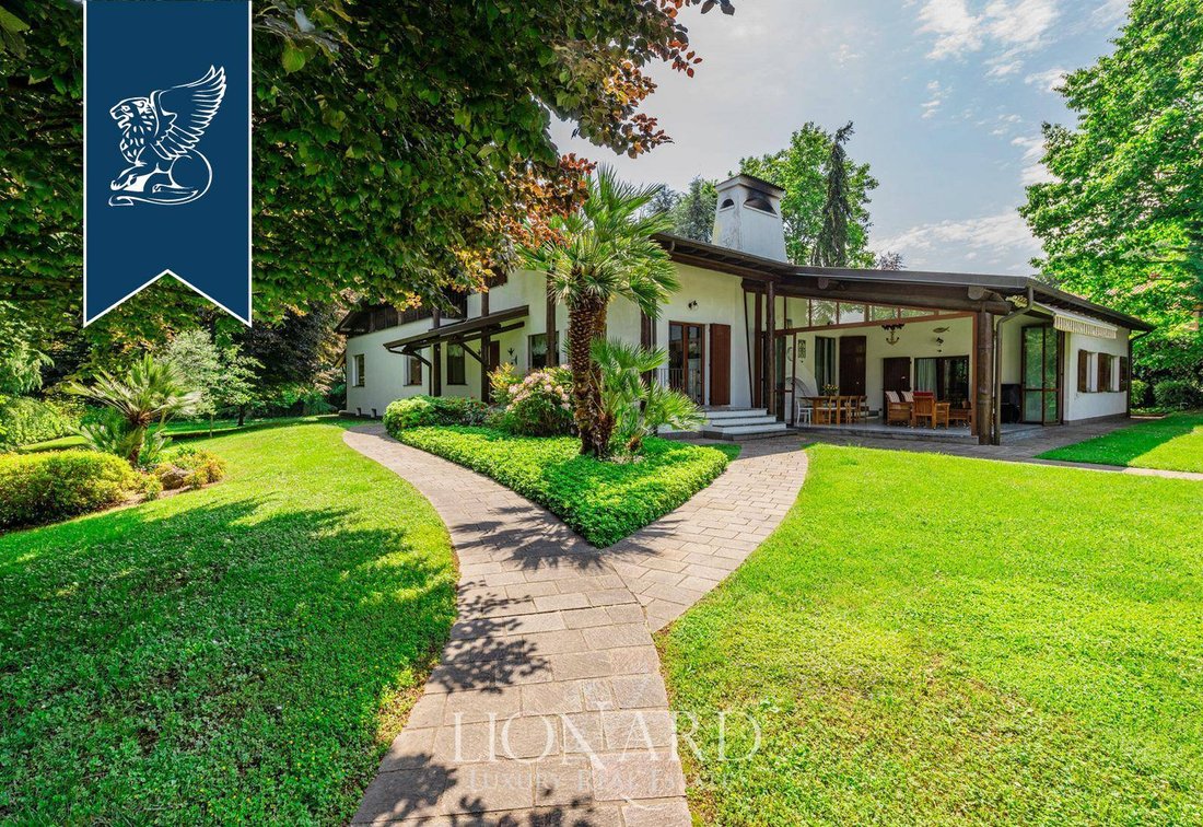 Stunning Villa For Sale In The Leafy Brianza Area In Lesmo, Lombardy ...