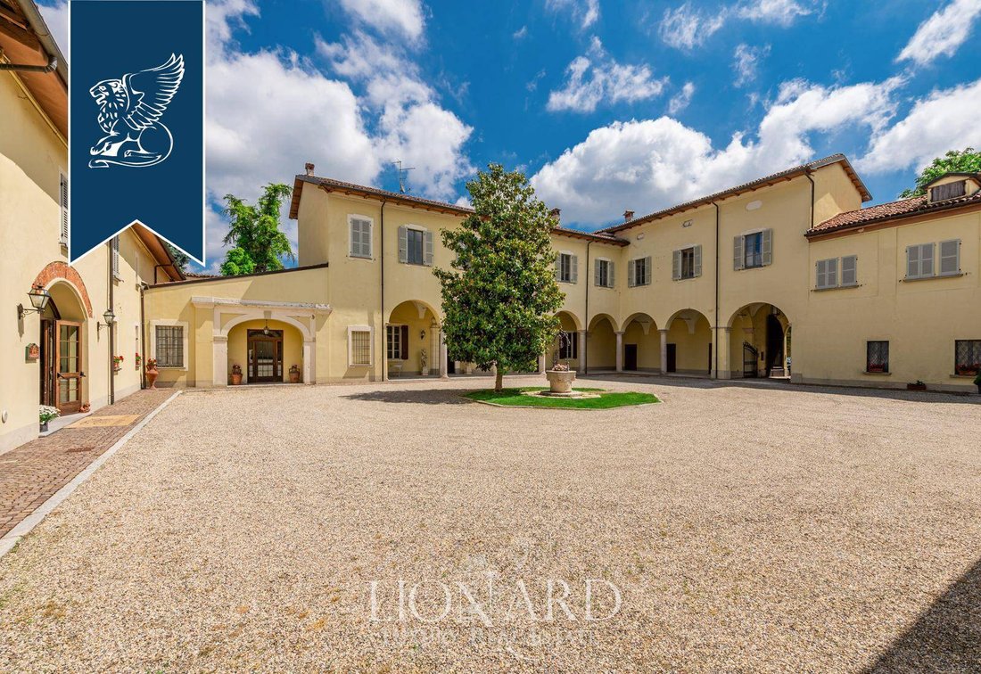 Stunning Historical Villa In The Oltrepò Pavese In Bellaria, Lombardy ...