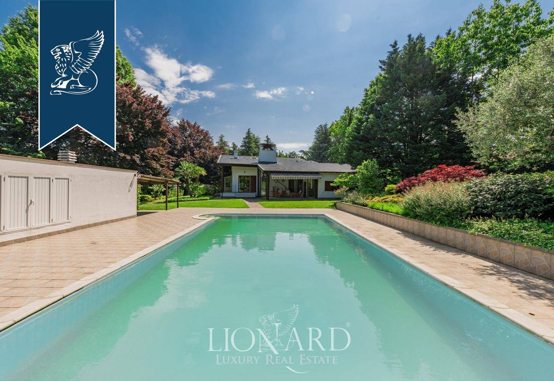 Stunning Villa For Sale In The Leafy Brianza Area In Lesmo, Lombardy ...