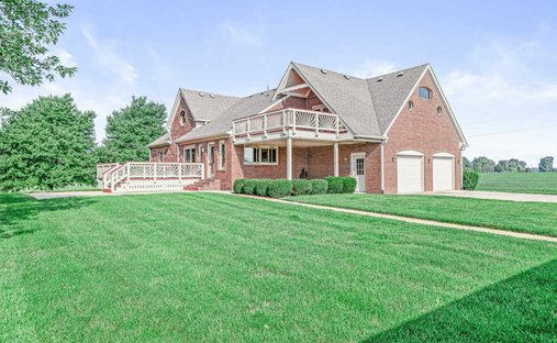 Luxury homes for sale in Jamestown, Indiana | JamesEdition