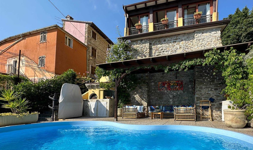 Two Family Villa With Pool And Garden In Liguria, Italy For Sale (13187098)