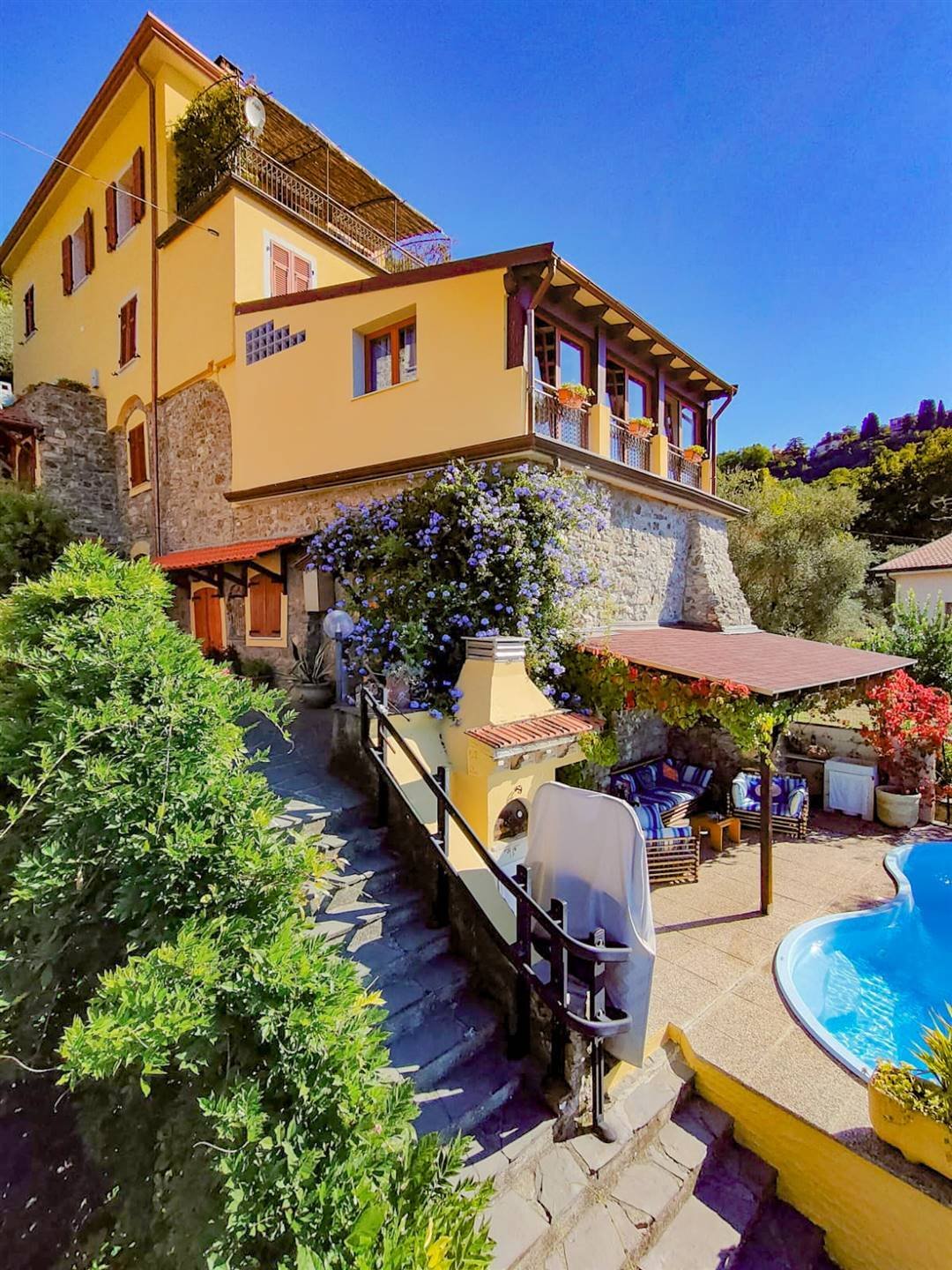 Two Family Villa With Pool And Garden In Liguria, Italy For Sale (13187098)