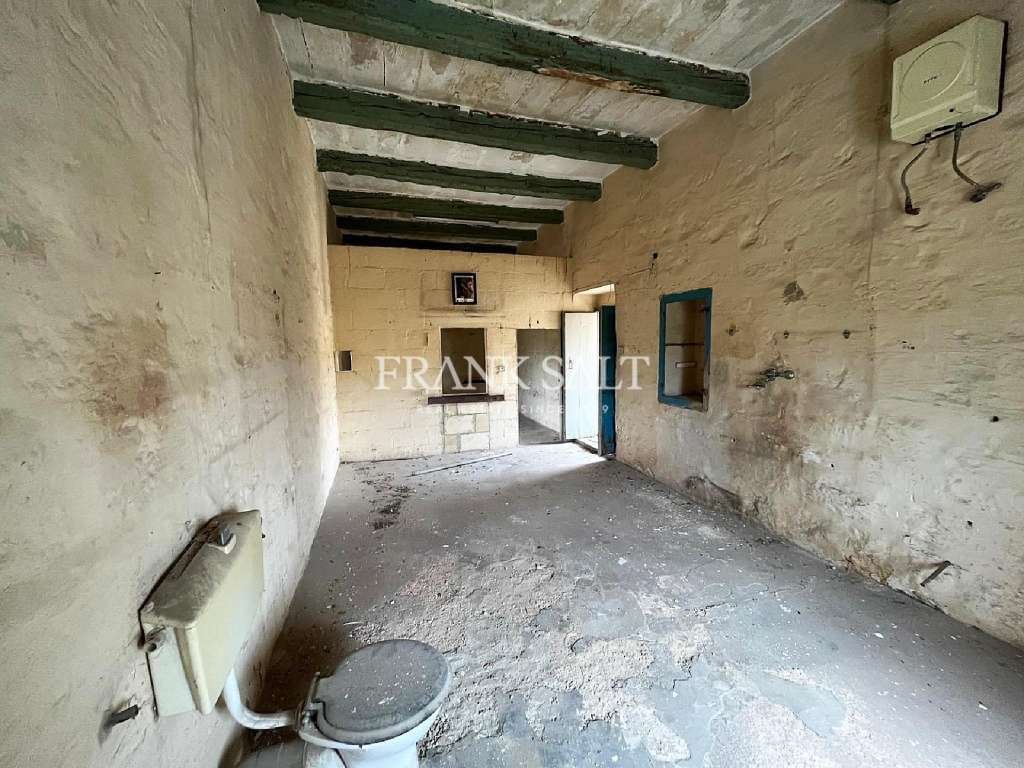 Maghtab, Unconverted Farmhouse In Naxxar, Malta For Sale (13194267)