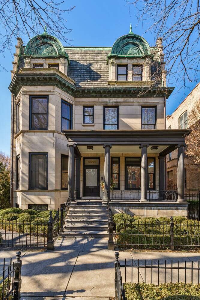 Wonderfully Renovated Designer Home On In Chicago, Illinois, United ...