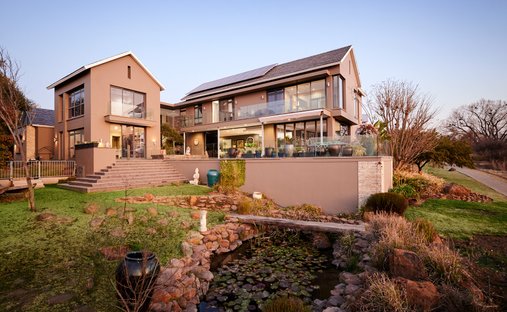 Luxury homes for sale in Waterfall Country Estate South, Midrand ...