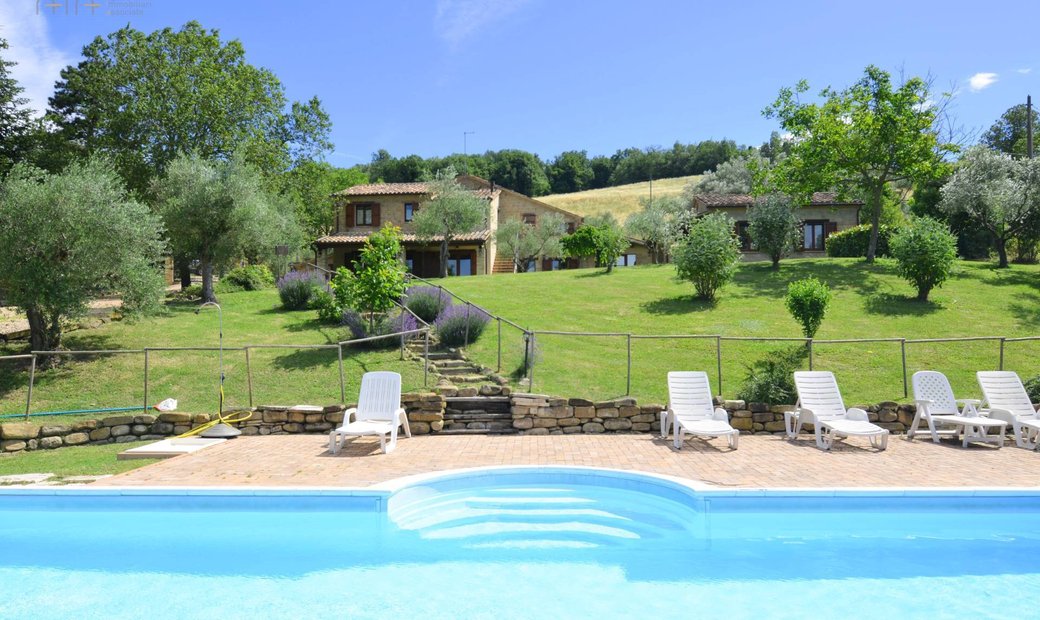 Country House For Sale In Gualdo In Gualdo, Marche, Italy For Sale ...