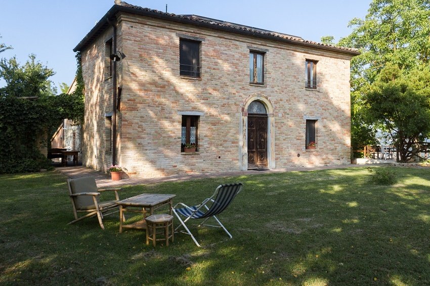 6 Bedroom Renovated Casale Farmignano, Currently In Fermignano, Marche ...
