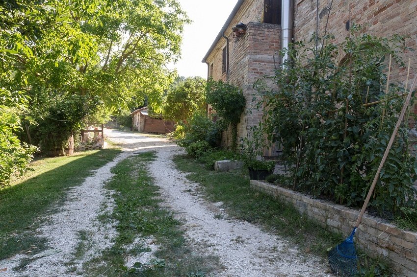 6 Bedroom Renovated Casale Farmignano, Currently In Fermignano, Marche ...