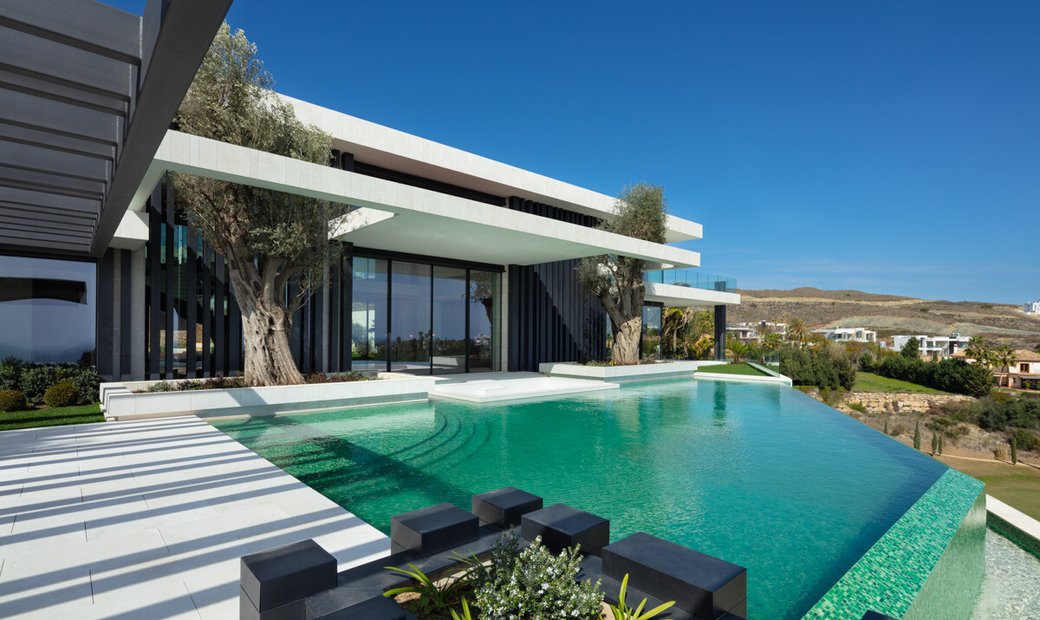 A Luxurious, Cutting Edge Frontline Golf Mansion In Benahavís ...