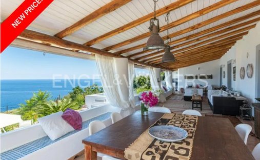 Luxury villas with vineyard / winery for sale in Malfa, Sicily, Italy ...