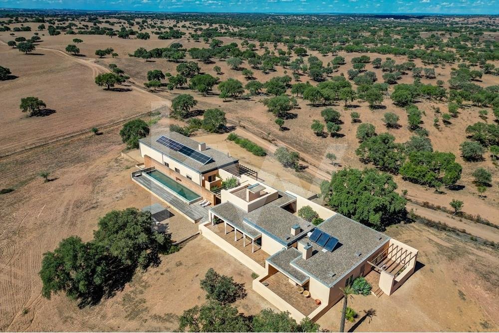 Signature Modern House On An Estate In The In Salvada, Beja District ...