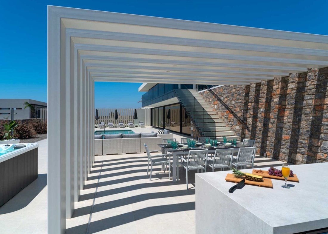 Villa Veneziana In Lachania, Greece For Rent (13305721)