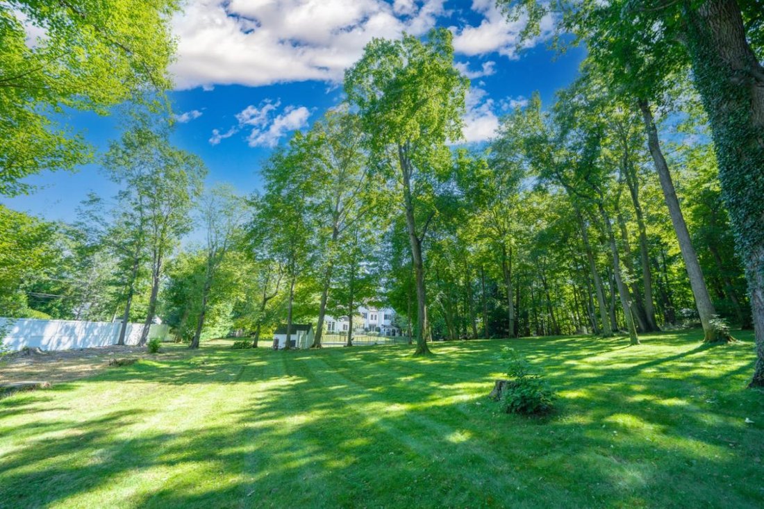 62 Brookridge Drive In Greenwich, Connecticut, United States For Sale ...