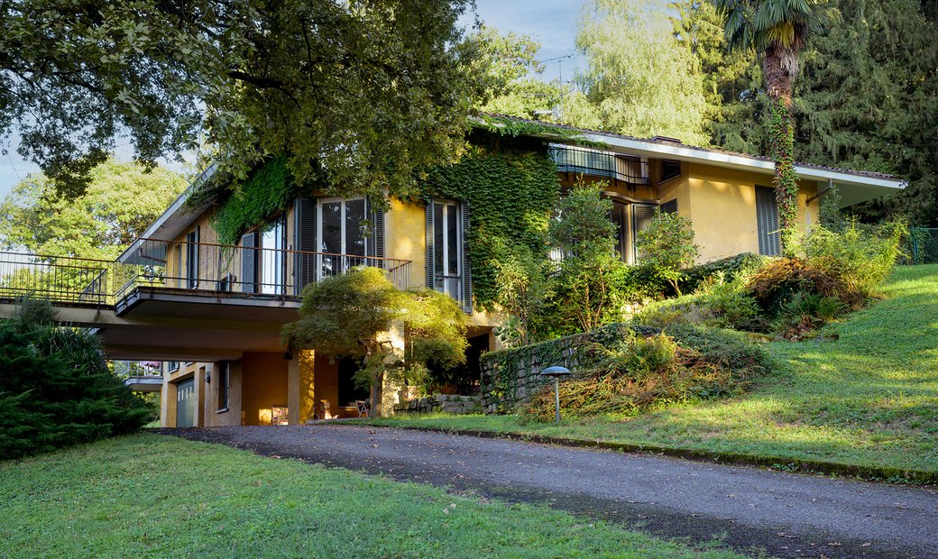 Villa Prestigiosa Sul Lago Di Varese In Galliate Lombardo, Lombardy ...