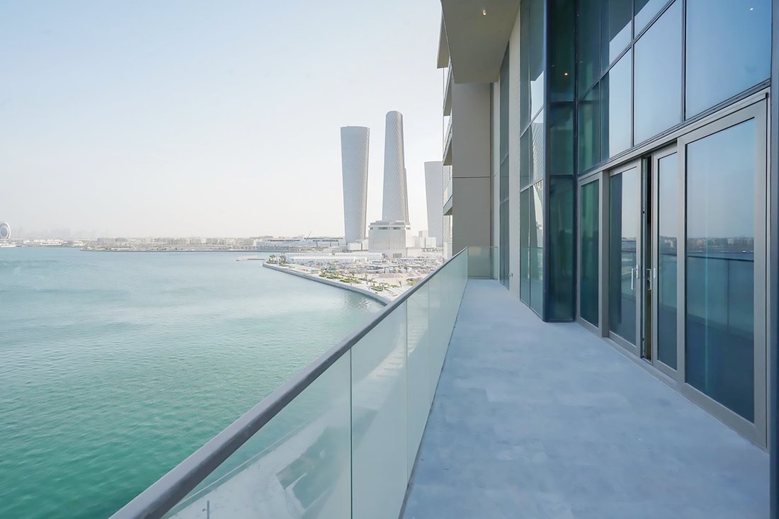 Modern Luxury 3 Bedroom + Maid's Duplex With Sea Views & In Lusail ...