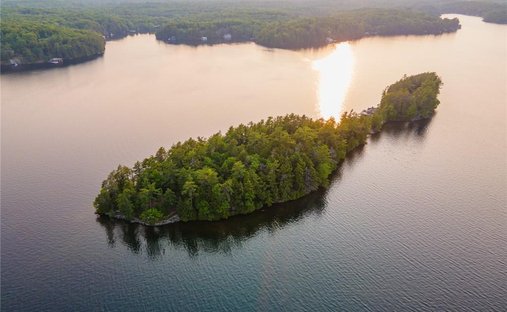 Maisons de luxe à vendre à Minett, Ontario, Canada | JamesEdition