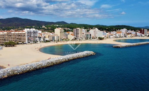 Luxury seafront penthouses for sale in Calonge i Sant Antoni, Catalonia ...