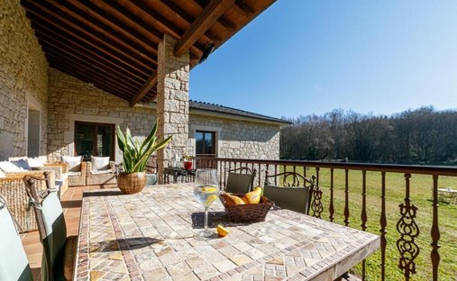 Luxury homes with garden for sale in Friol, Galicia, Spain | JamesEdition