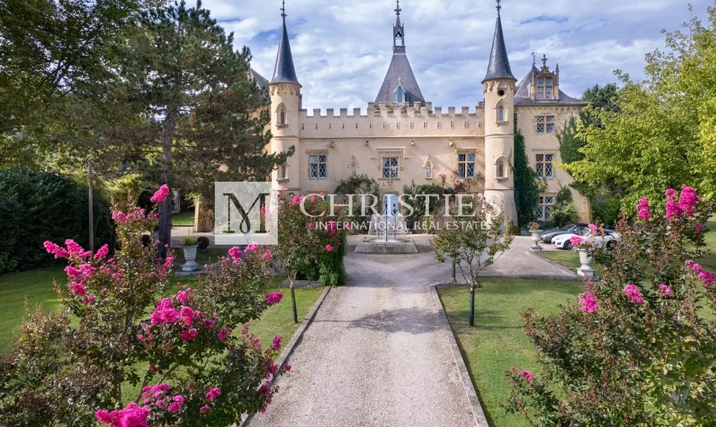 Superbly Restored Neo Gothic Chateau In En Montagne, Nueva Aquitania ...