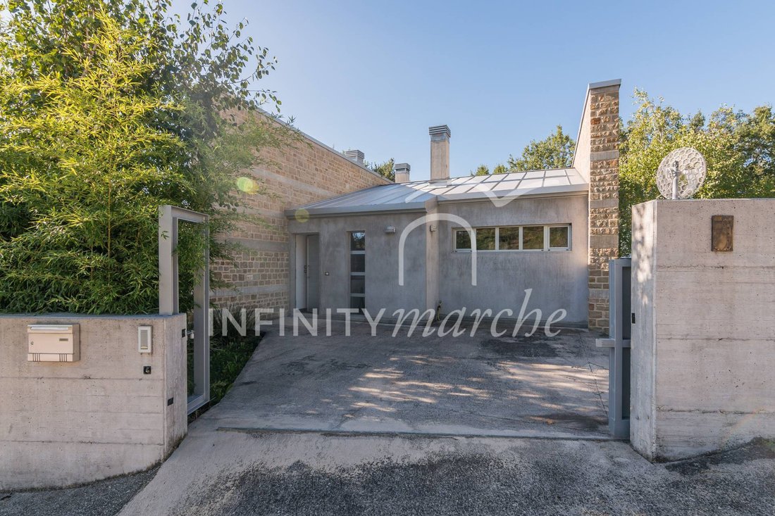 Villa In Vendita A Gualdo In Gualdo, Marche, Italy For Sale (13306358)