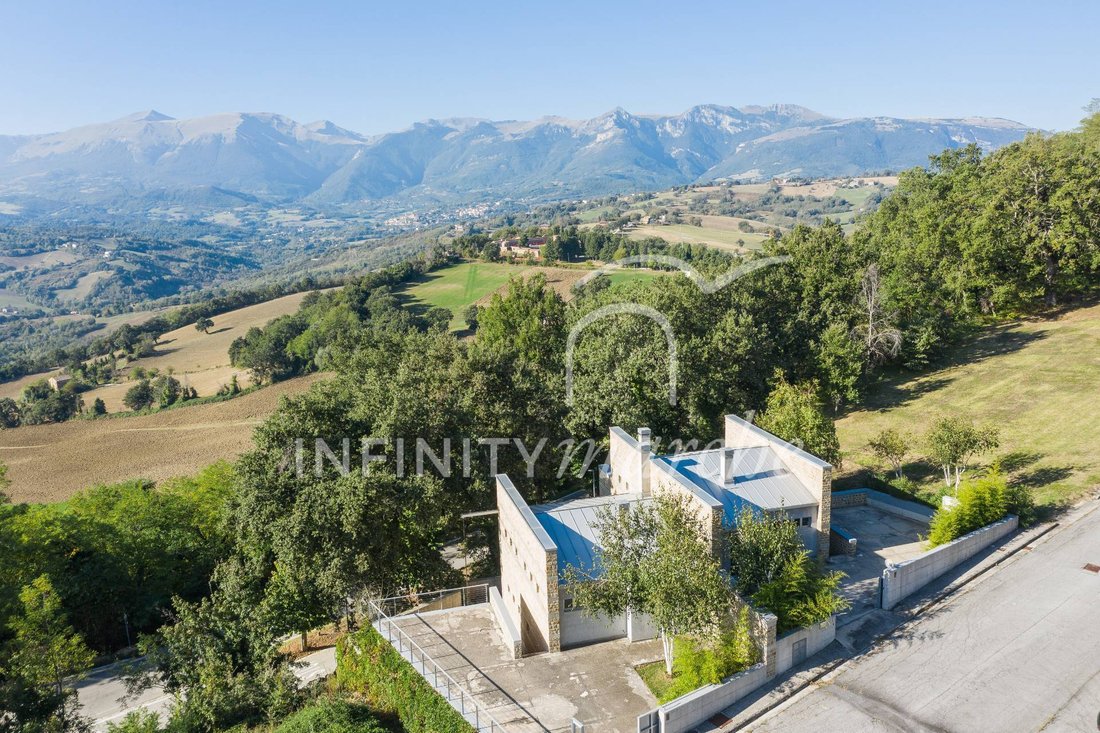 Villa In Vendita A Gualdo In Gualdo, Marche, Italy For Sale (13306358)