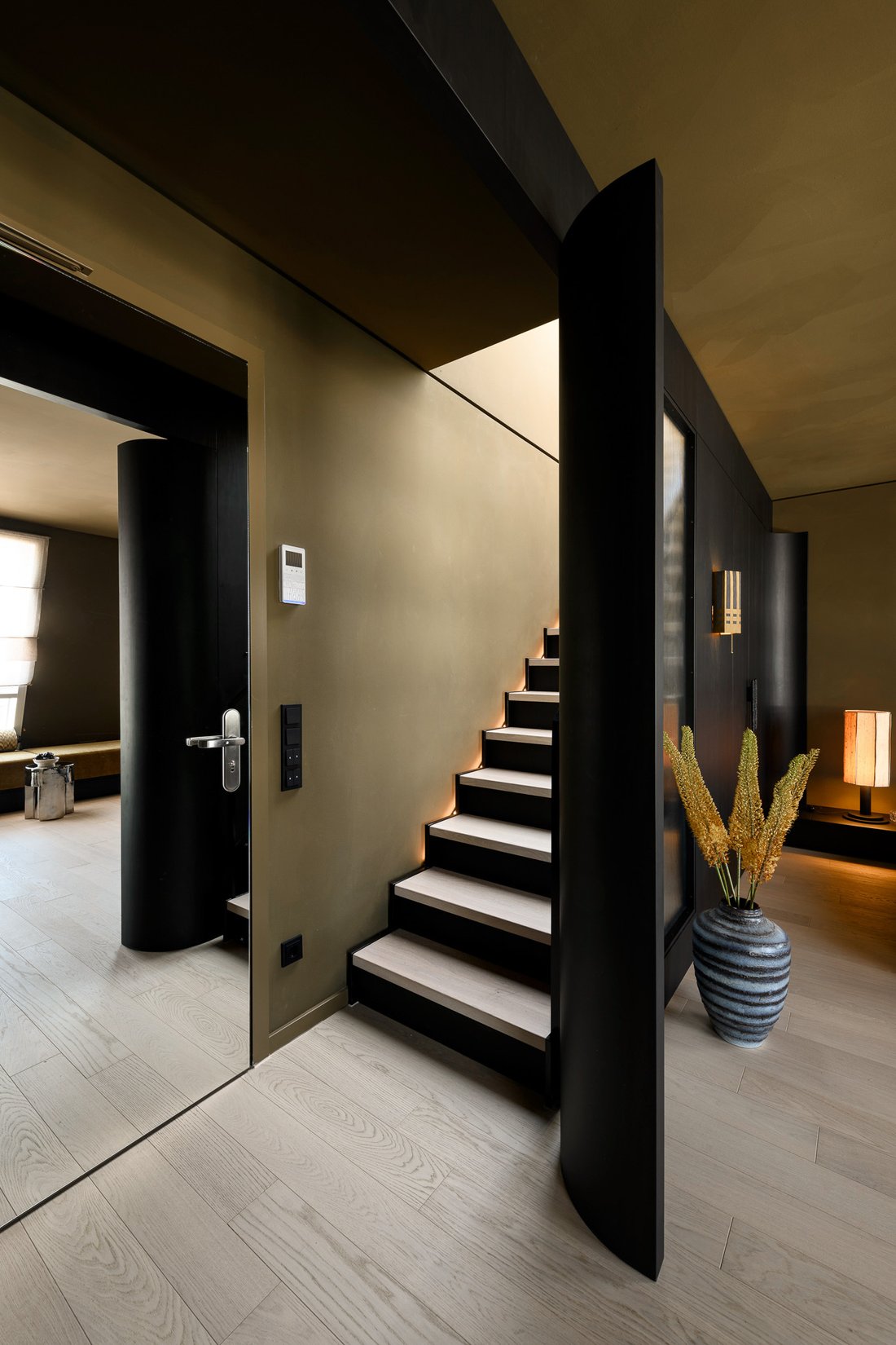 Maximum Living Quality, Masculine Design: Van B In Munich, Bavaria ...