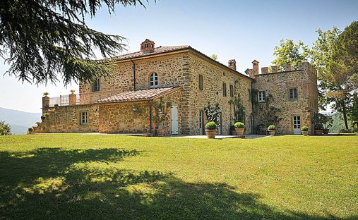 Luxury farm ranches with pool for rent in Cortona, Tuscany, Italy ...