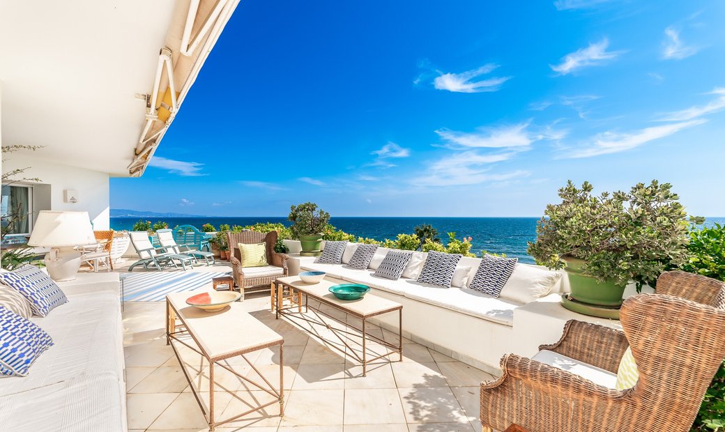 Exquisite Beachfront Apartment With Amazing In Marbella, Andalusia ...