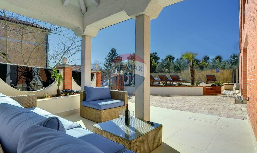 House Pomer, Medulin, 450m2 In Medulin, Istria County, Croatia For Sale ...