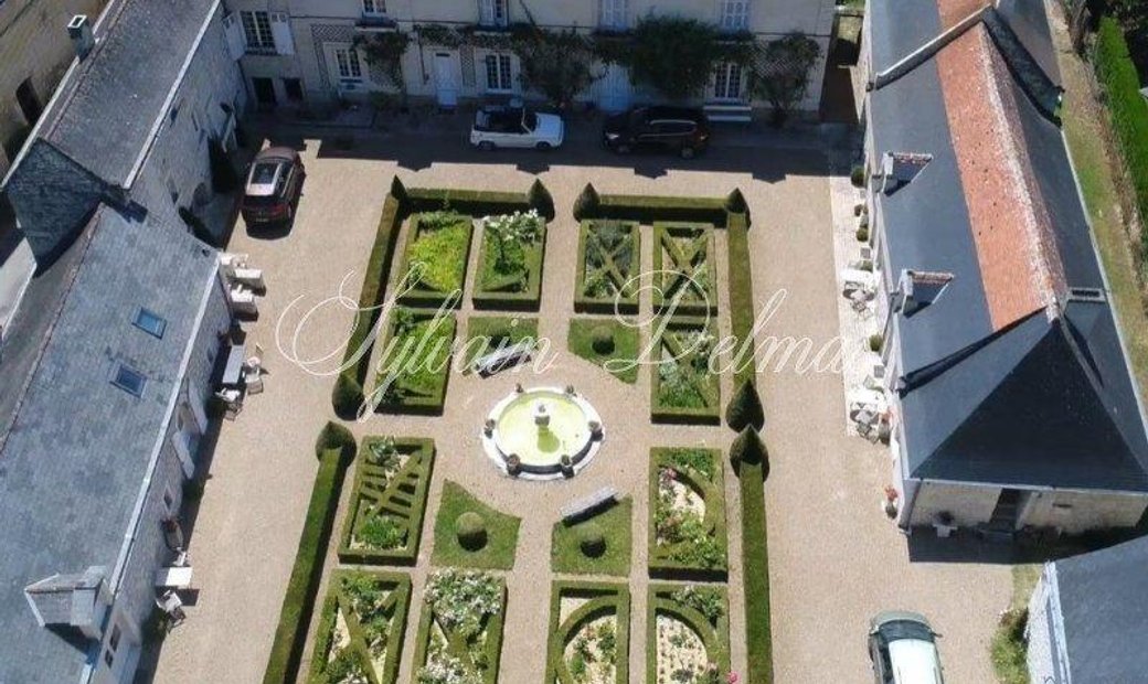 Opportunité, Manoir Du Xv / Xvii Et Dans Chinon, Centre Val De Loire ...