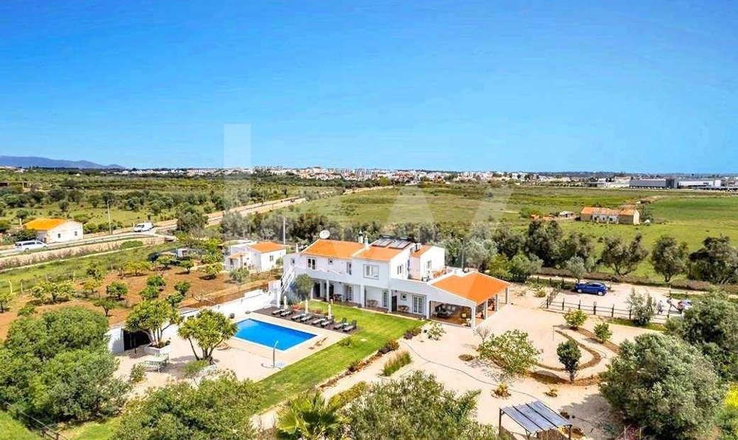Beautiful Detached Villa With Large Swimming Pool In Lagoa, Algarve ...