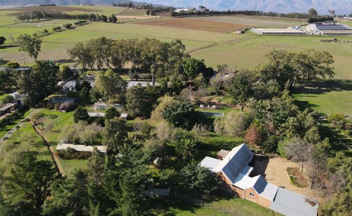 Luxury homes for sale in Somerset West, Raithby, Western Cape, South ...