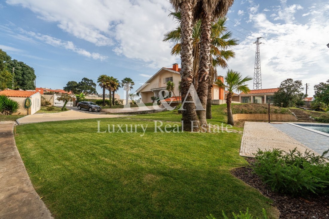 Villa With Pool In Miramar In Arcozelo, Porto District, Portugal For Sale (13392545)
