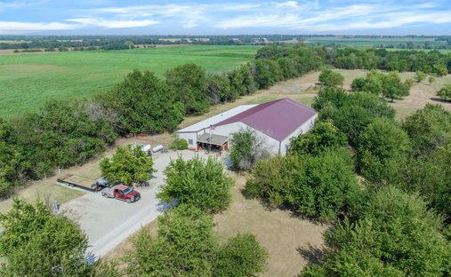 Luxury homes for sale in Viola, Kansas | JamesEdition