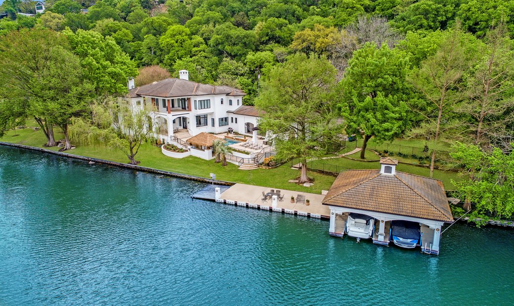 Stunning Lake Austin Waterfront Oasis In In Austin, Texas, United ...