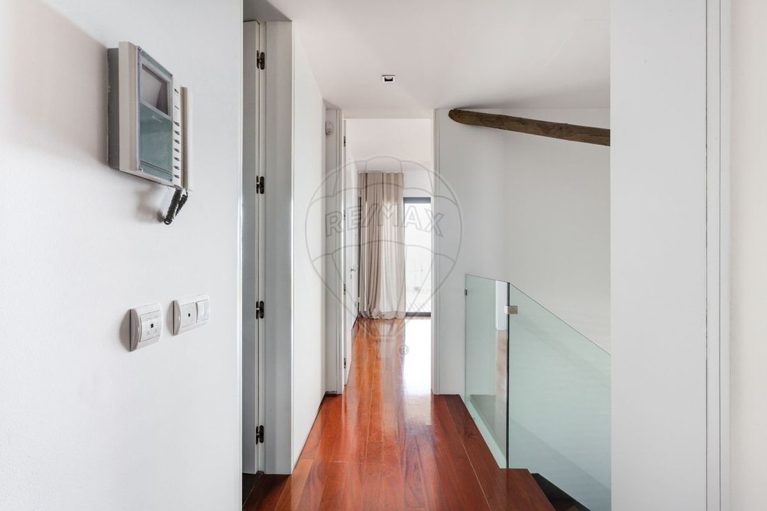 Moradia T5 For Sale In Lisboa Dans Brandoa, Lisbonne, Portugal à Vendre ...