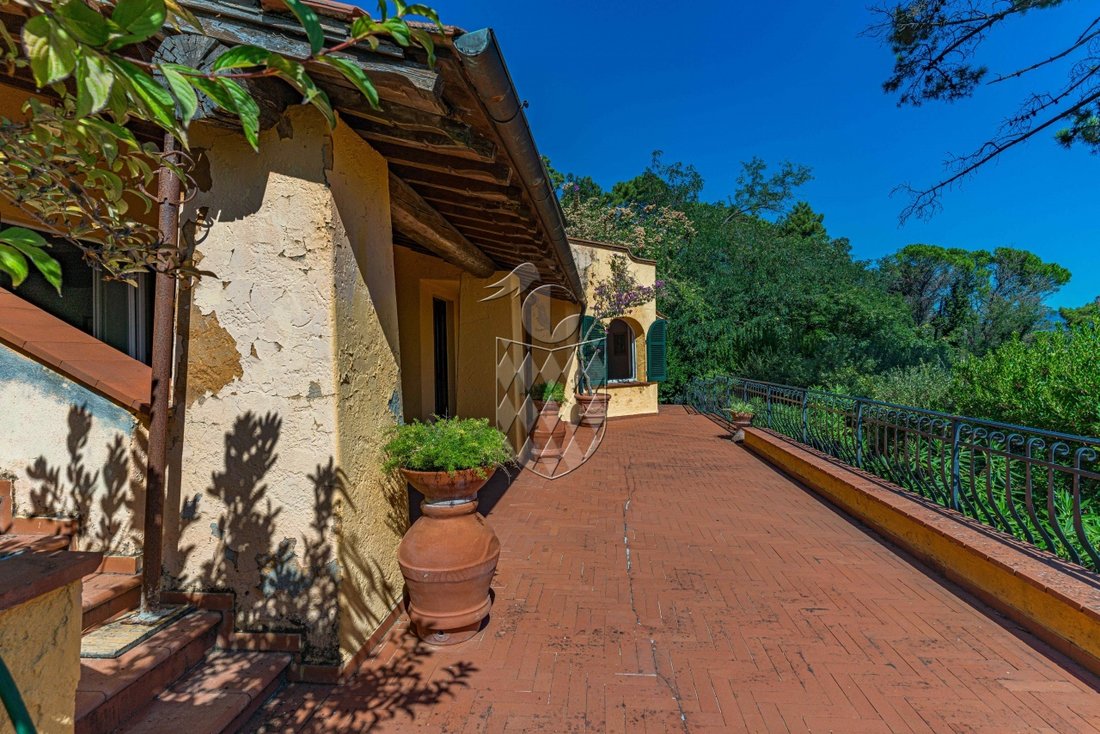 Villa Ameglia In Bocca Di Magra La Ferrara, Liguria, Italy For Sale ...