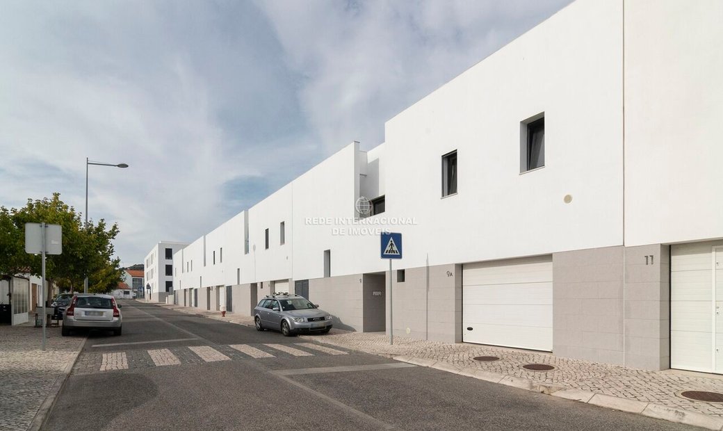 3 Bedroom Terraced House, Loures In Loures, Lisbon, Portugal For Sale ...