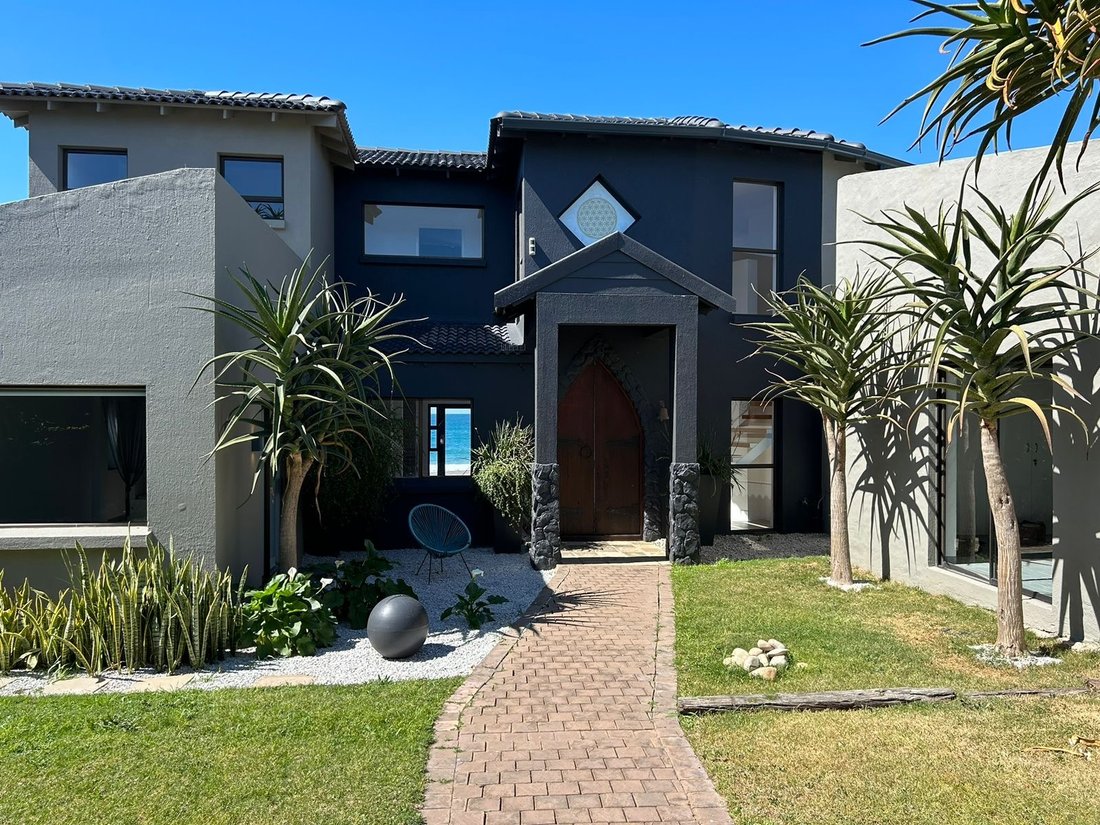 Beachfront Property In Jeffreys Bay In Cape Town, Western Cape, South ...