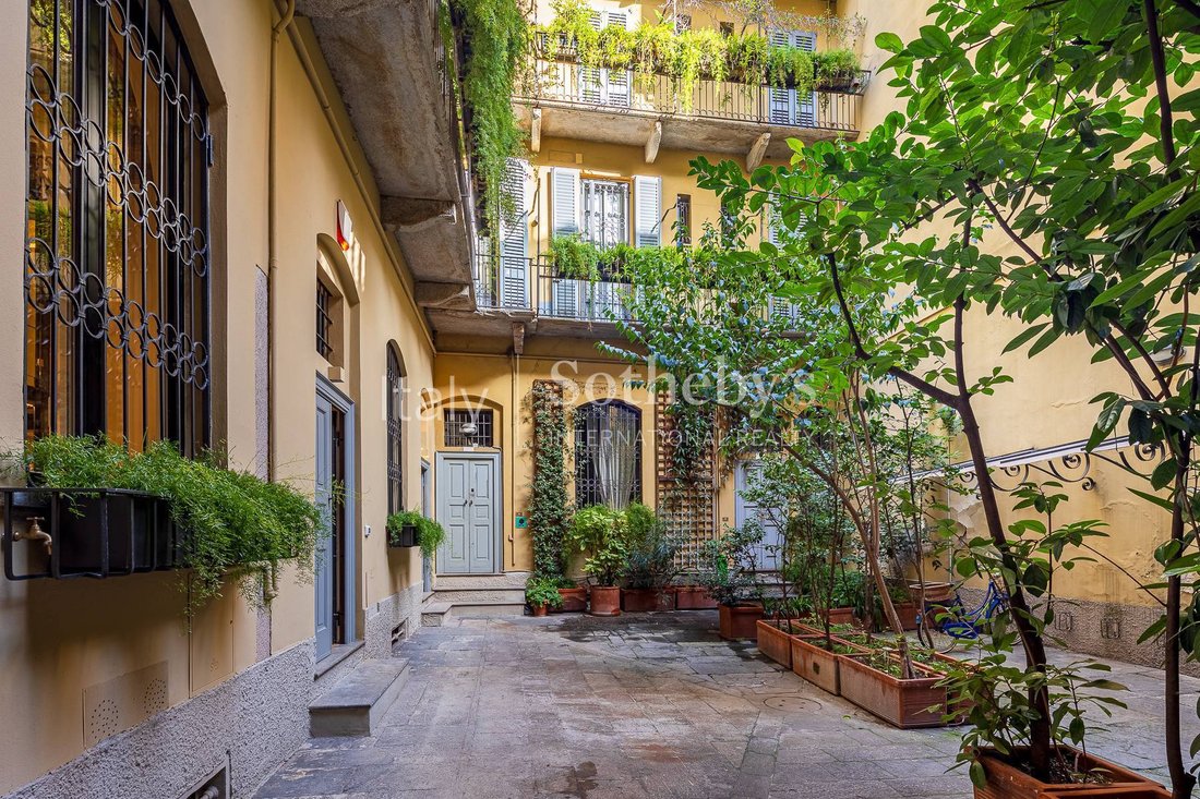 Charming Completely Renovated Mansion In Brera In Milan, Lombardy ...