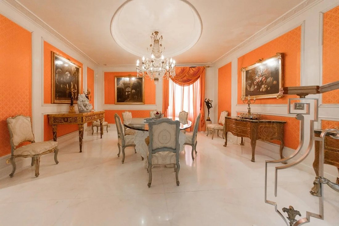 Luxury Building In The Heart Of Rome, In Metropolitan City Of Rome ...