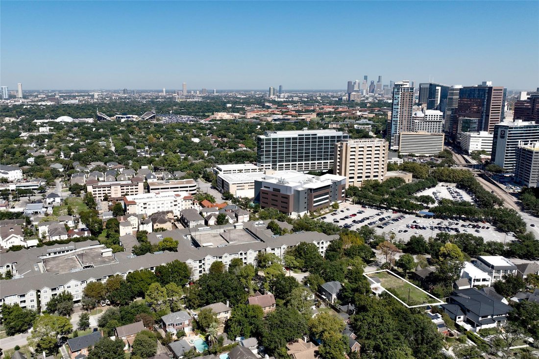 2131 Maroneal Street In Houston, Texas, United States For Sale (13424580)