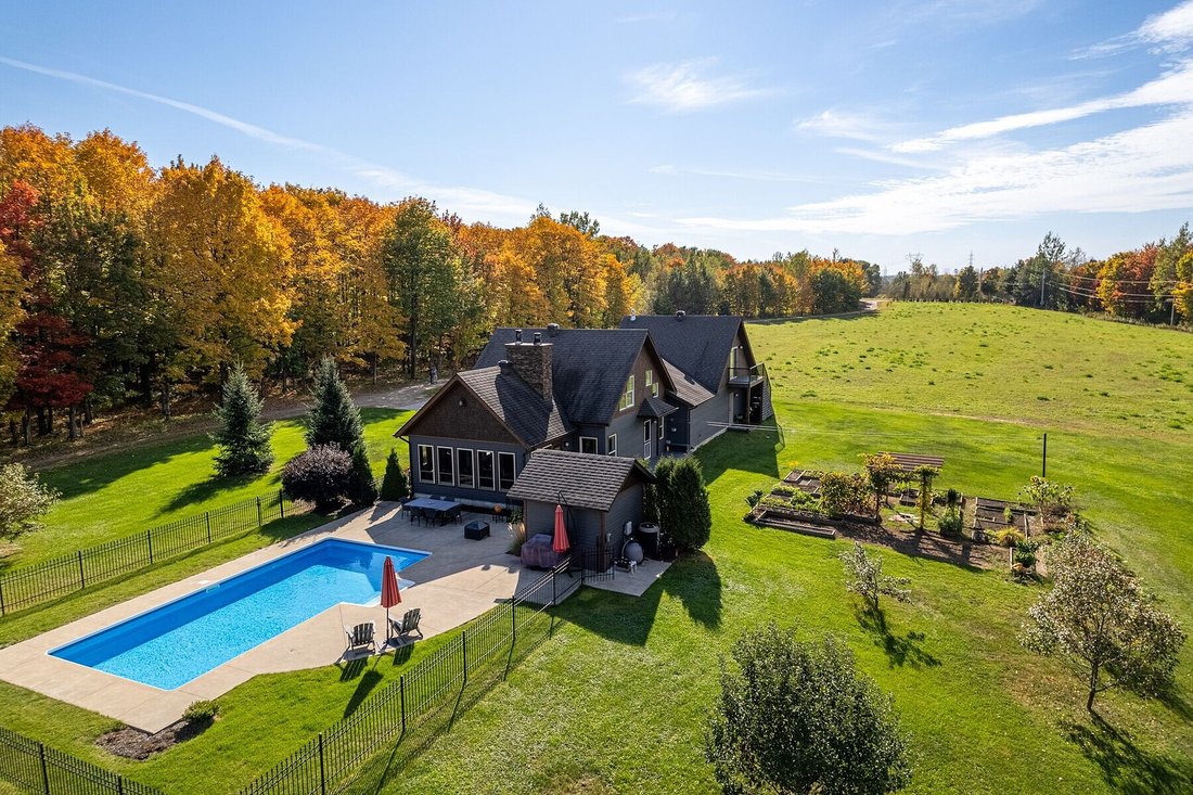 Charette, Mauricie In Charette, Quebec, Canada For Sale (13428975)